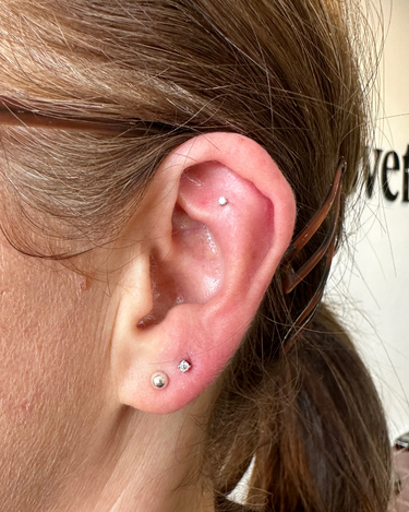 Rook Piercing Guide | Placement, Pain, Healing & Jewellery Tips – covetear